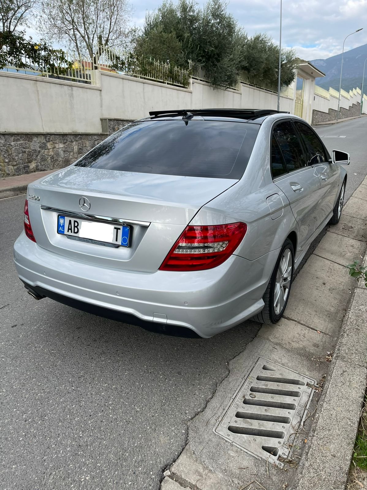 Mercedes Benz C Class Amg Line - Redi Auto Vetura