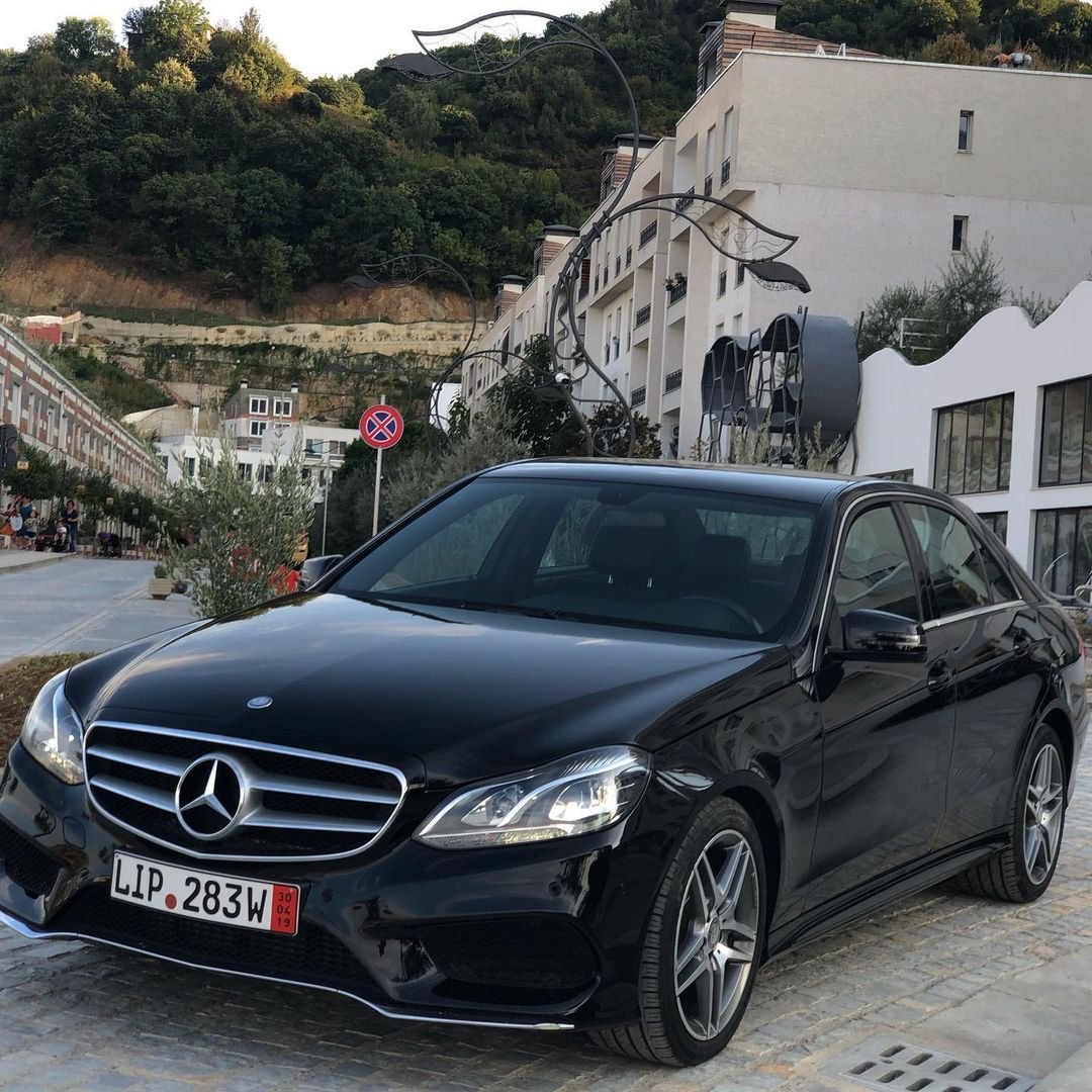 Mercedes-Benz E220 Diesel AMG Line - Redi Auto Vetura