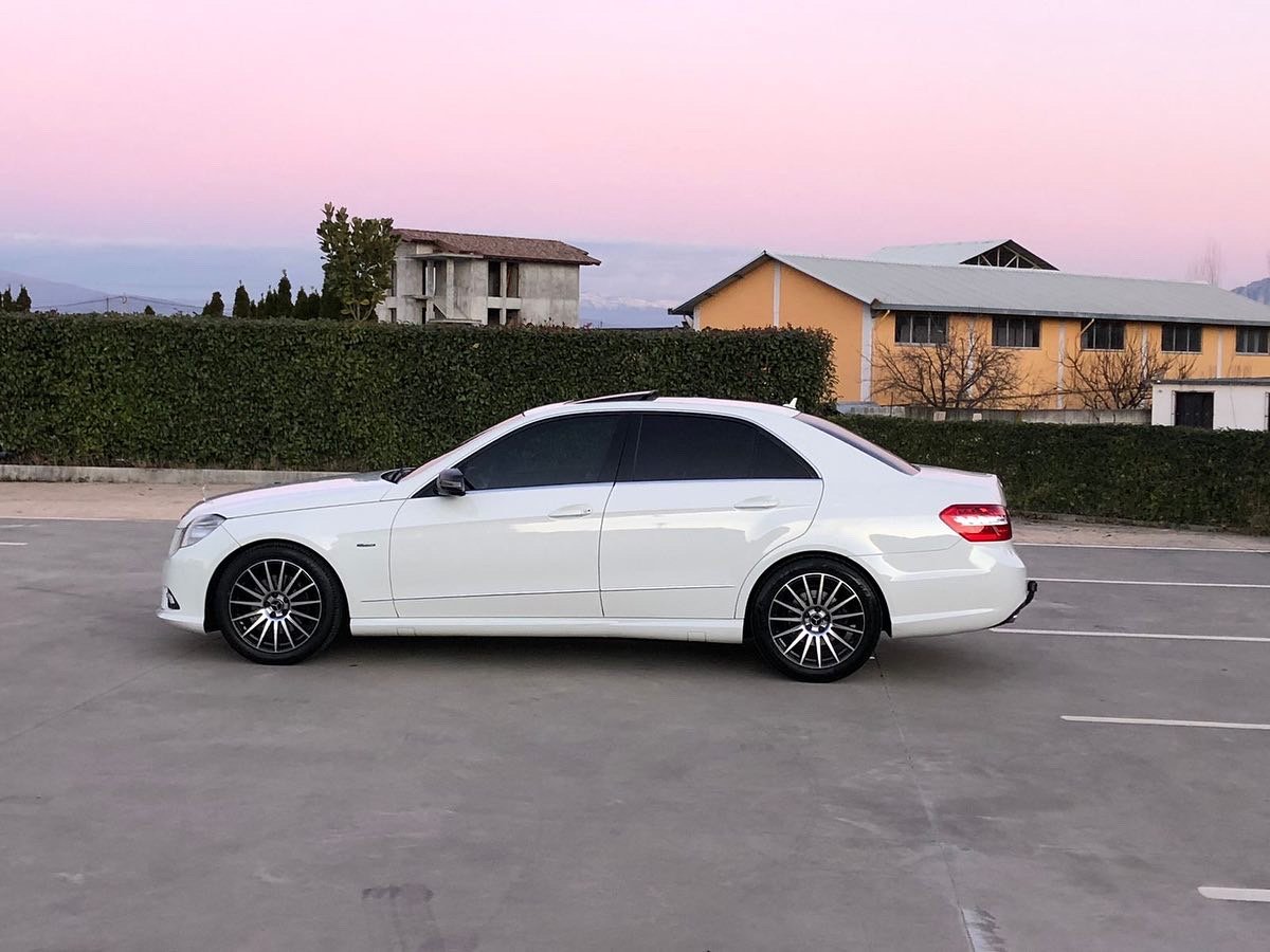 Mercedes Benz E220 AMG LINE /// - Redi Auto Vetura