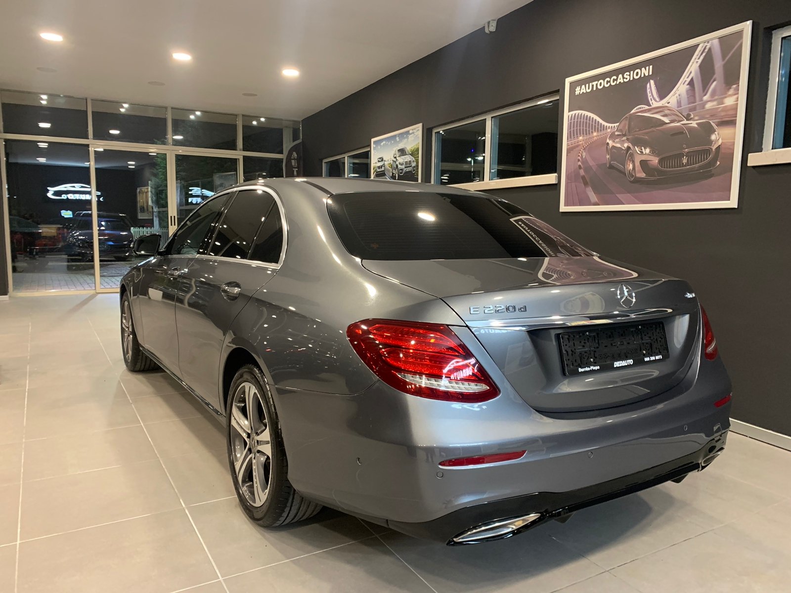 Mercedes Benz E Clas 220 4 MATIC FULL OPTION - Redi Auto Vetura