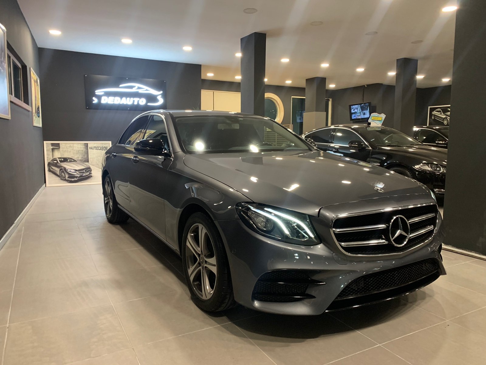 Mercedes Benz E Clas 220 4 MATIC FULL OPTION - Redi Auto Vetura