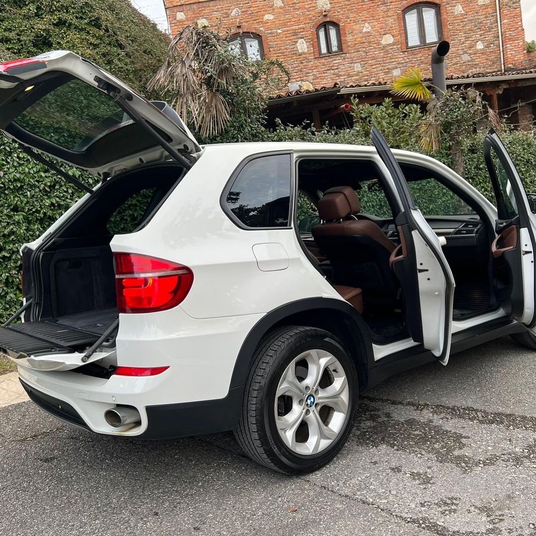 BMW X5 35d M-Packet - Redi Auto Vetura