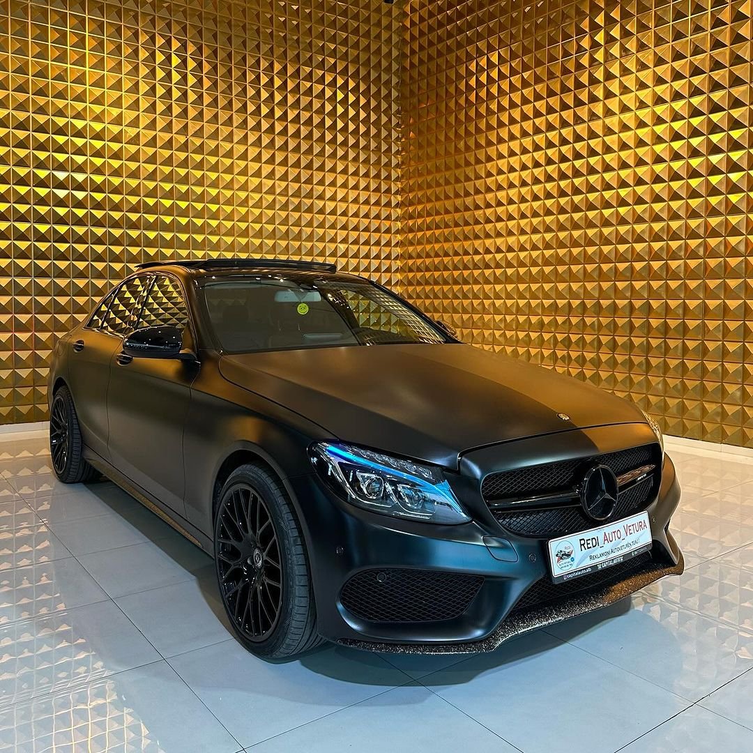 Mercedes-Benz C300 AMG Line - Redi Auto Vetura